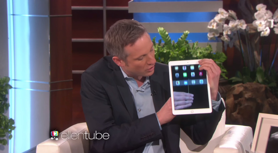 Ce que fait ce magicien avec son iPad est juste impressionnant - Welovebuzz